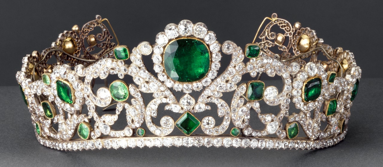 [VIDEO] The French Crown Jewels, Past And Present | L'ÉCOLE School of ...