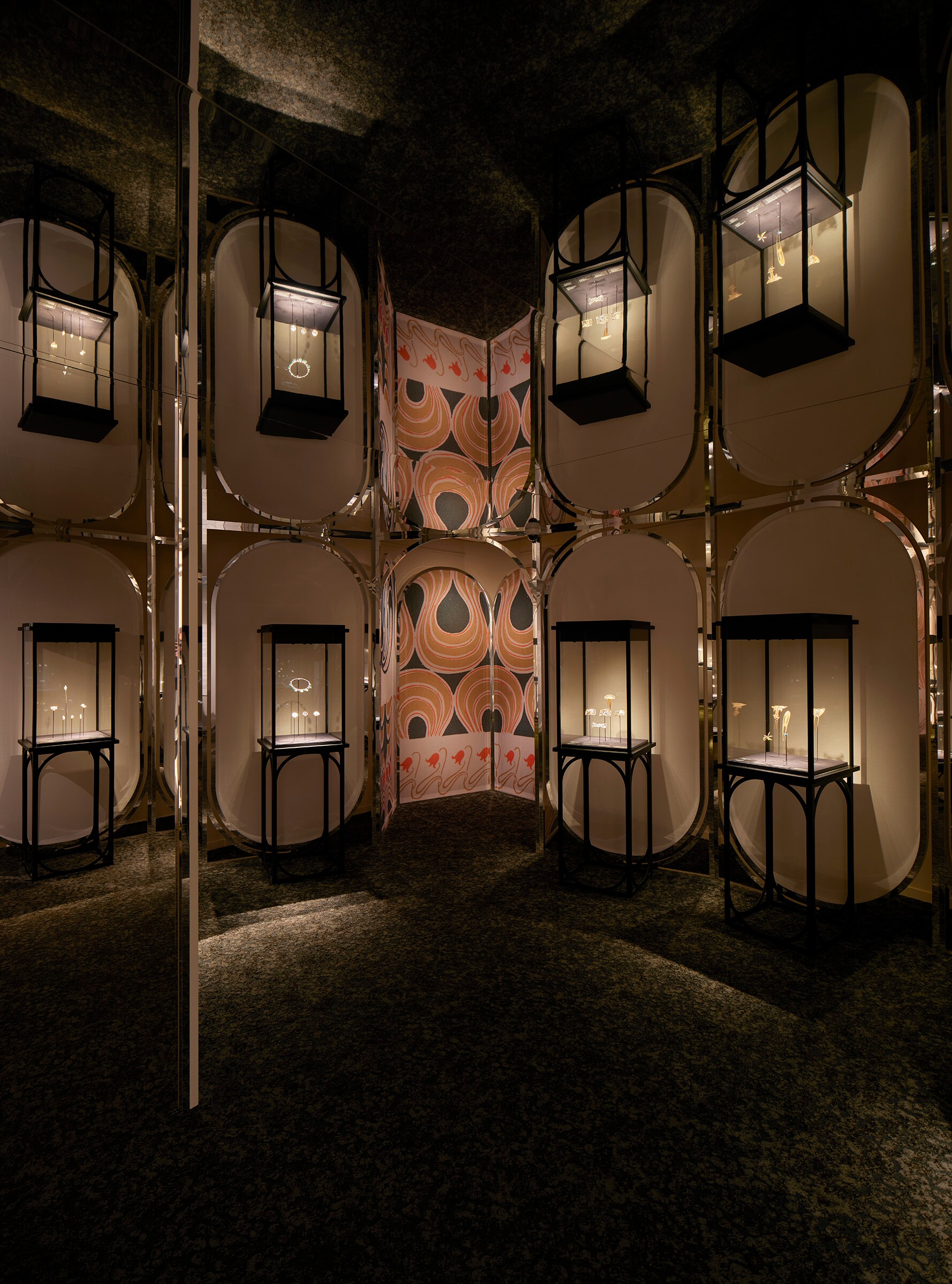 Exhibition Images "A New Art. Metamorphoses of Jewelry | L'ÉCOLE School ...