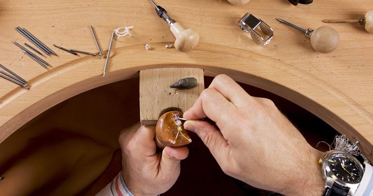 Introduction to Setting | L'ÉCOLE School of Jewelry Arts