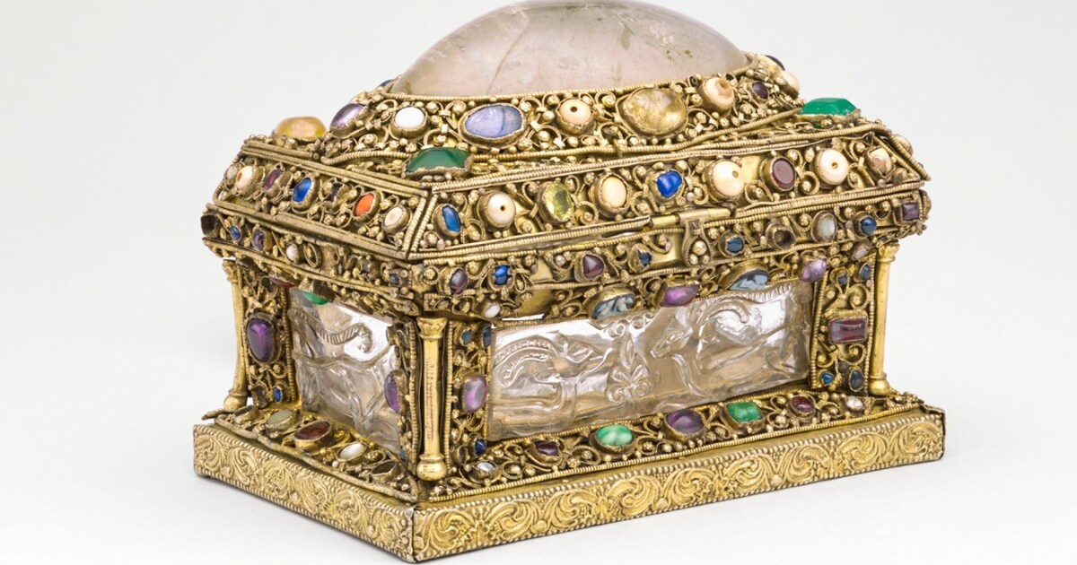 [Video] Journey Into Crystal | L'ÉCOLE School of Jewelry Arts